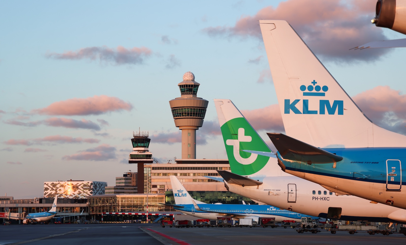 Vijftien gemeenten willen dat Schiphol 's nachts dichtgaat